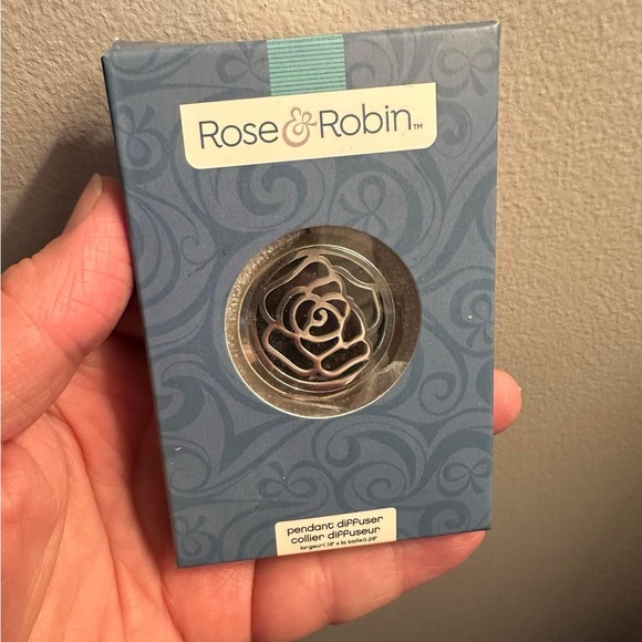 Jewelry | In Original Packaging Rose Robin Pendant Diffuser | Poshmark